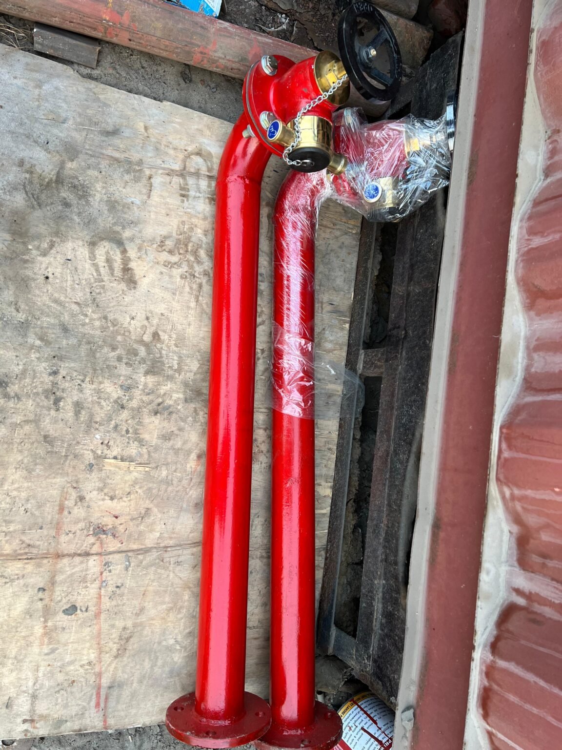 1 way Fire Hydrant Pillar 2.5” - Silver String Chemicals