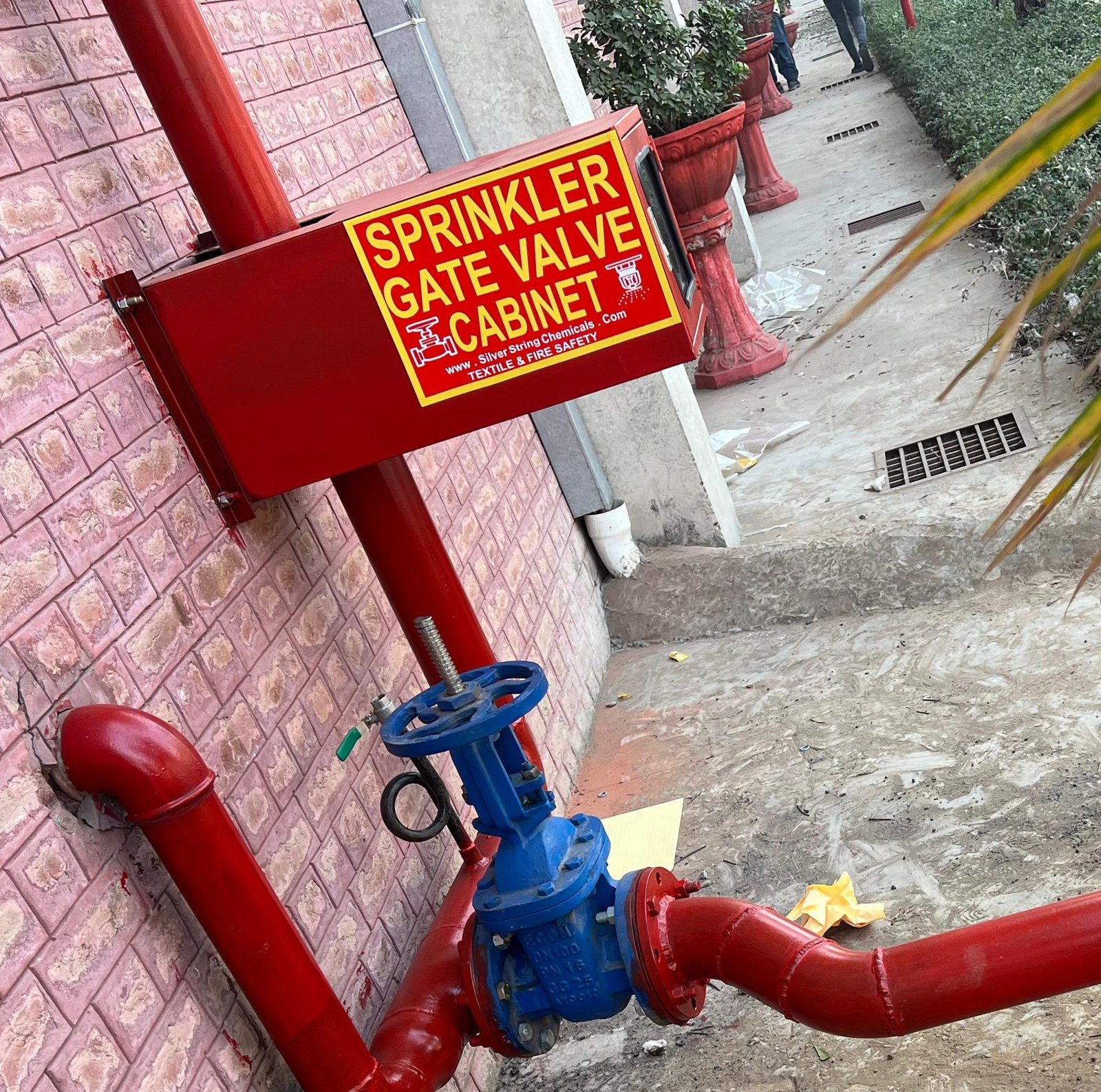 GATE VALVE CABINET - Silver String Chemicals